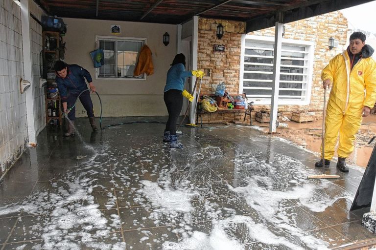 “Llueve poco y nos inundamos igual” | Diario Crónica