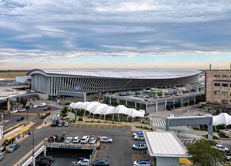 Alberto Fernández inauguró la nueva terminal de Ezeiza, la más moderna ...