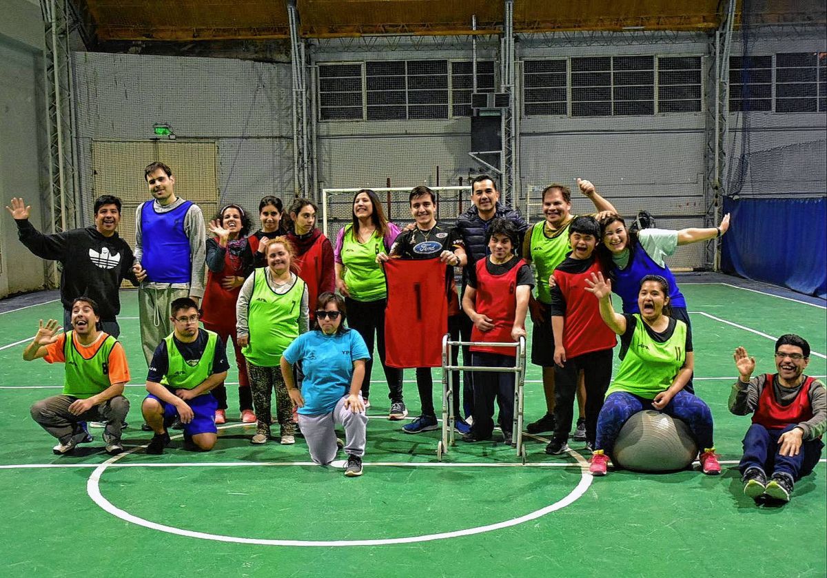 Se viene una capacitación de fútbol adaptado para personas con ...